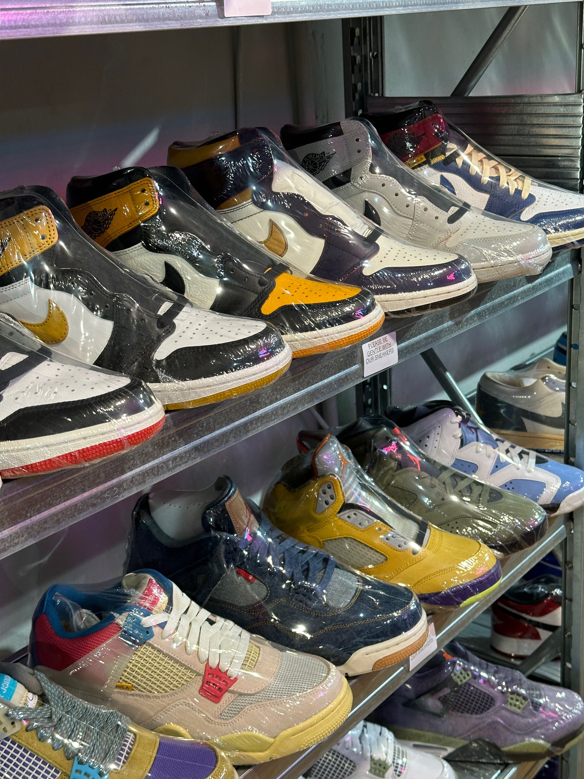 Snooze Store | Trendy Sneakers, Streetwear & Exclusive Collections